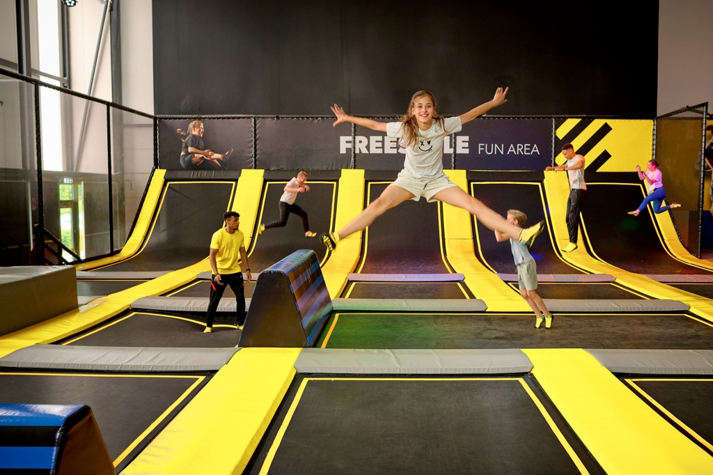 Family Jump | Group discount for families at You Jump Groningen | You ...